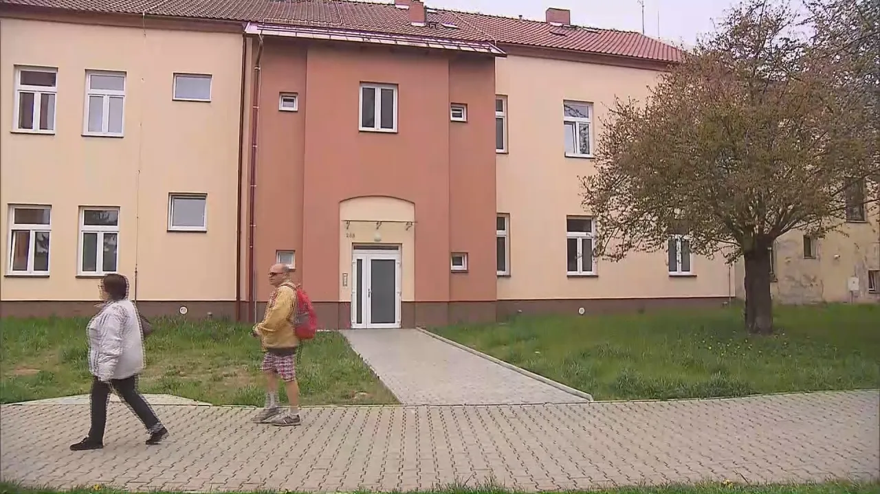 Obce budou moci využít neobsazené sociální byty pro uprchlíky. Česko ...