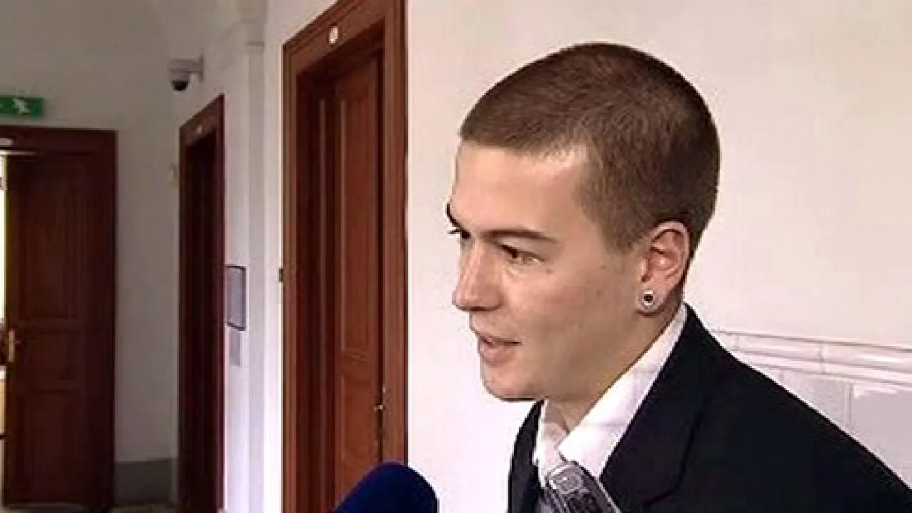 Soud potvrdil svolavateli neonacistického pochodu veřejné práce — ČT24 ...