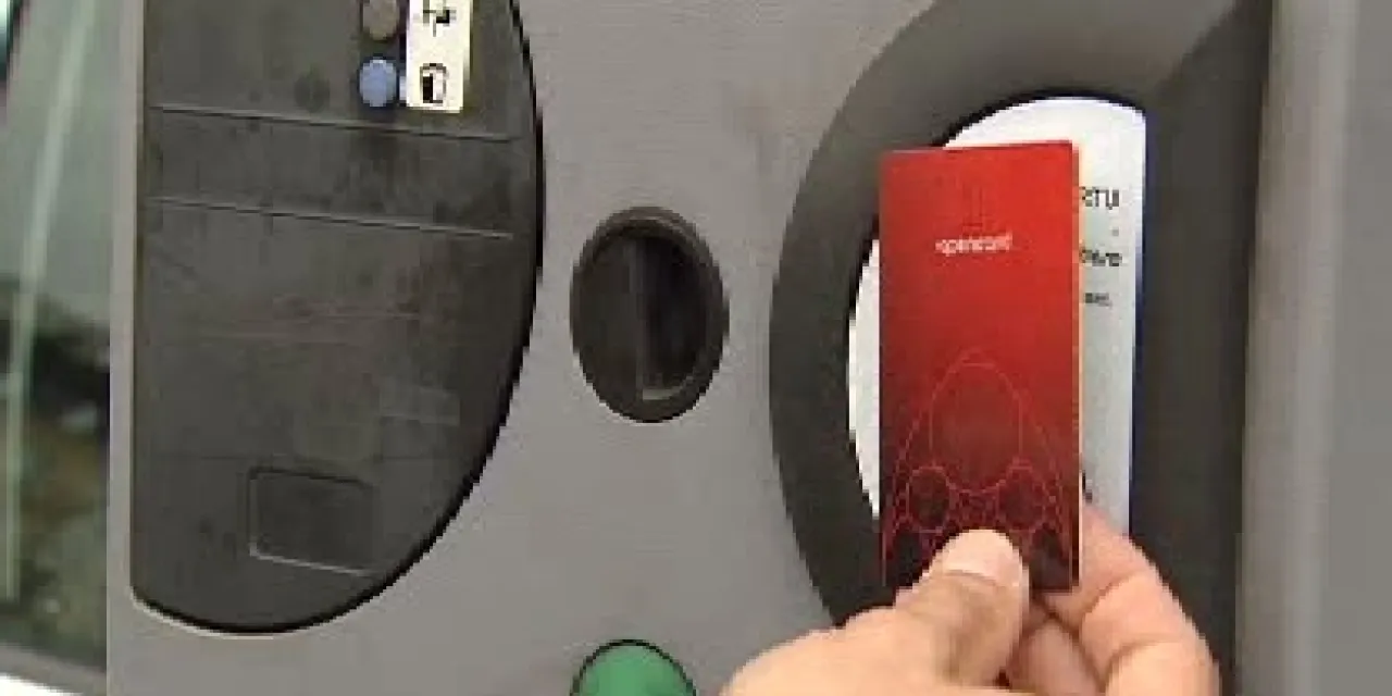 Smlouva na kartové centrum Opencard je neplatná, tvrdí audit — ČT24 — Česká televize