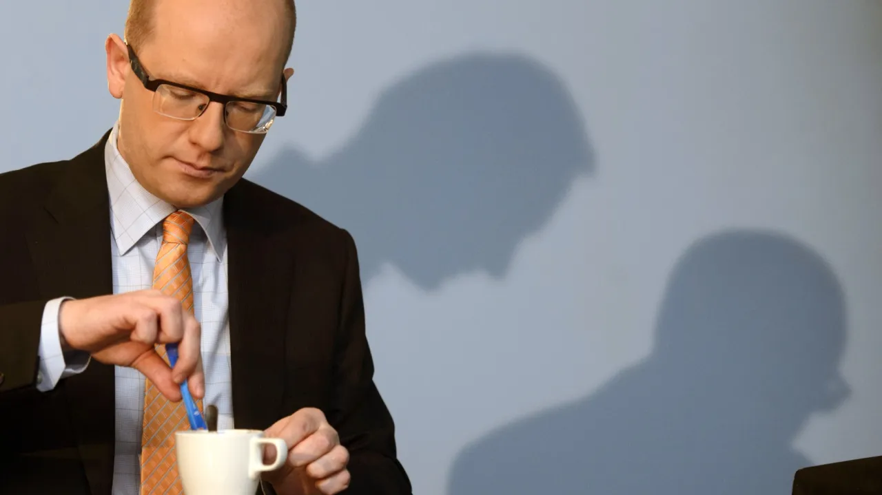 Politolog: Sobotka vybírá mezi rolí Paroubka a Špidly — ČT24 — Česká ...