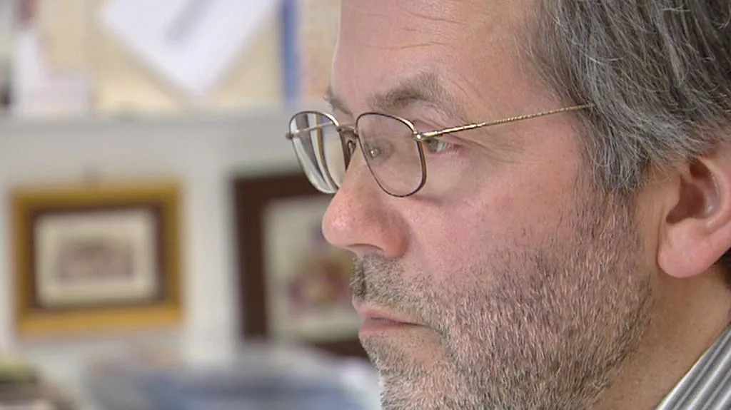 Pomohl euru na svět, teď přihlíží jeho boji o přežití — ČT24 — Česká ...