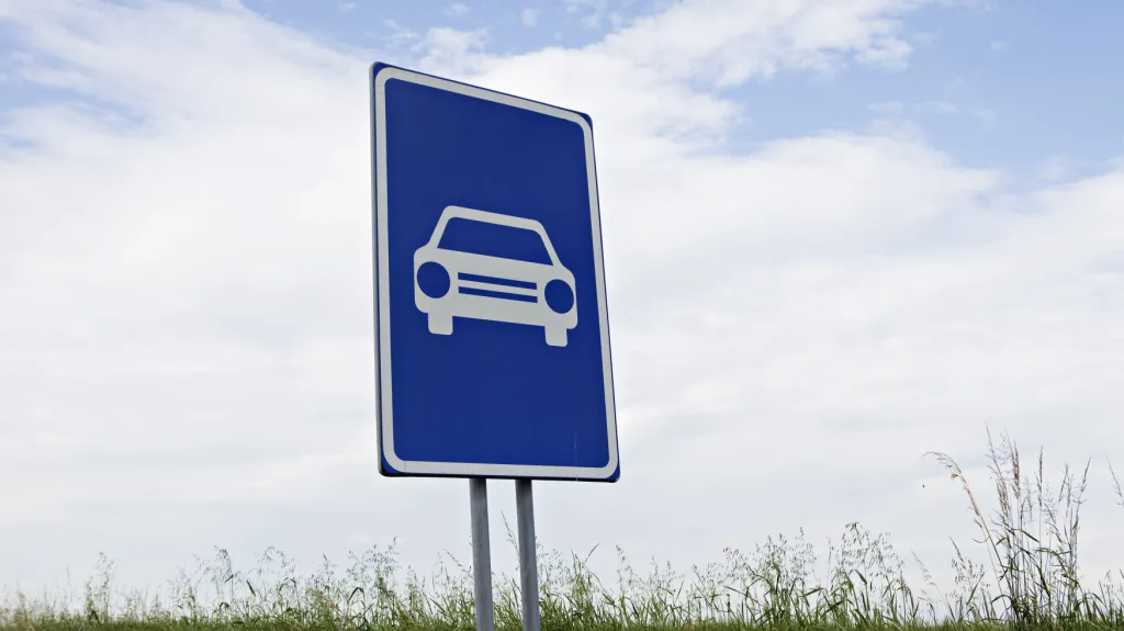 Rychlostní silnice zanikají. Z většiny budou dálnice, na dvou auta ...