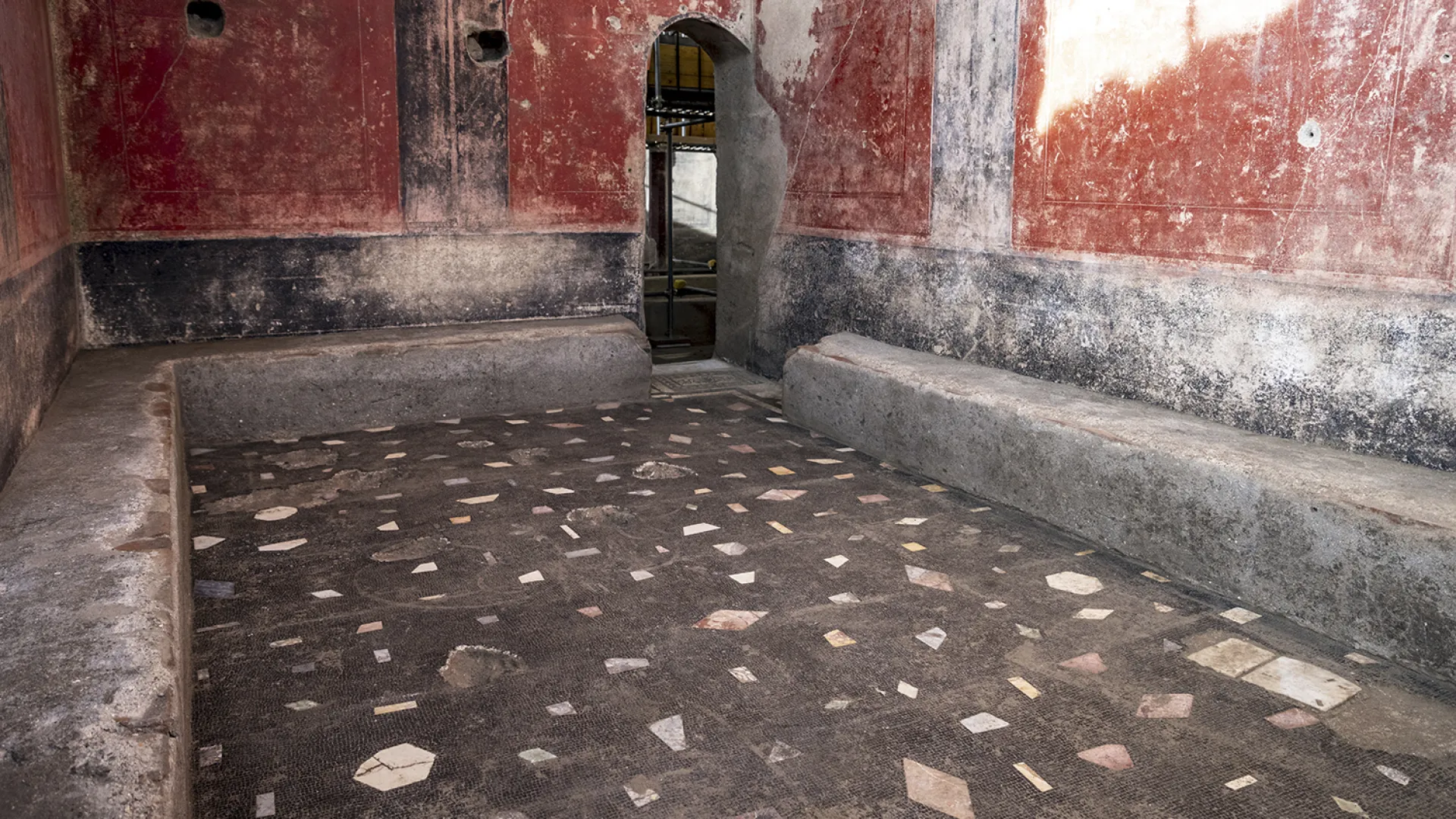 Archeologové v Pompejích objevili luxusní soukromé lázně — ČT24 — Česká ...
