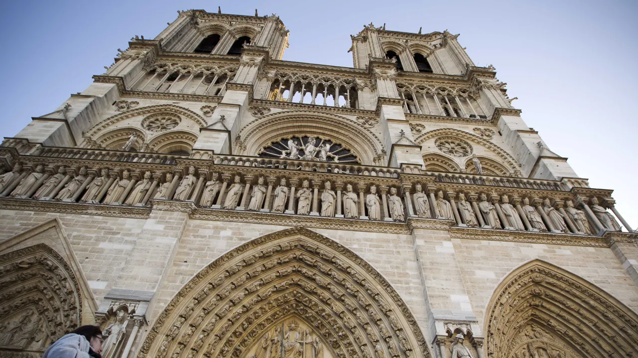 Srdce Paříže před infarktem. Notre-Dame může bez celkové rekonstrukce i ...