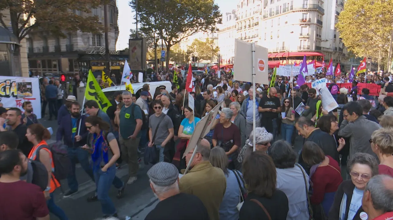 Tisíce důchodců ve Francii vyšly do ulic kvůli nízkým penzím — ČT24 ...