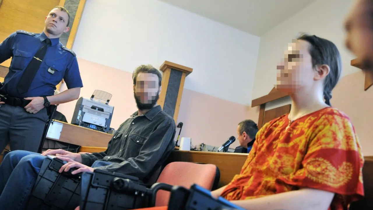 Rodičům „vlčích dětí“ změnil soud tresty — ČT24 — Česká televize