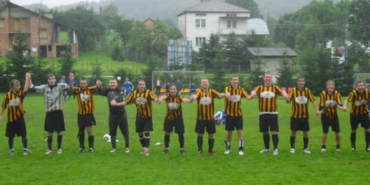 AVÍZO: Fotbalové derby „Bystřicka“ v Rozsochách — ČT24 — Česká televize