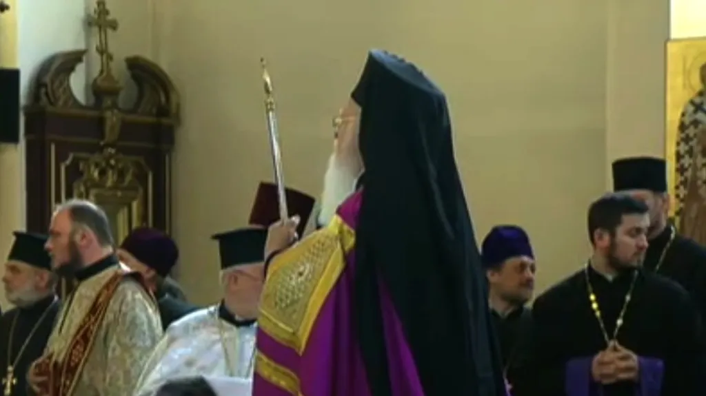 Pravoslavný patriarcha uctil v Praze památku Cyrila a Metoděje — ČT24 ...