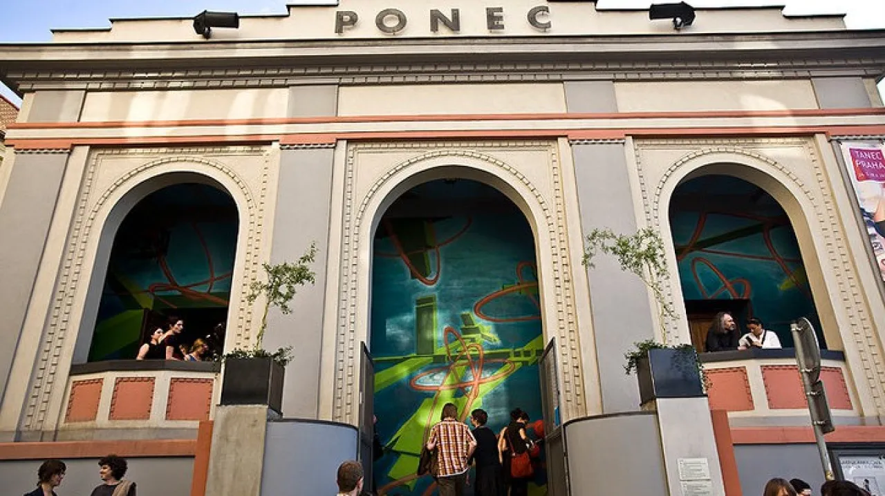 Ponec a tanec si nejsou podobné náhodně — ČT24 — Česká televize