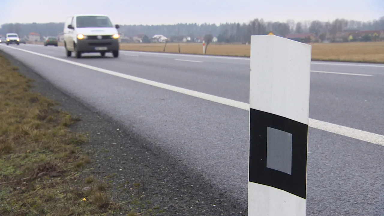 Cestu u Týniště chtějí silničáři rozšířit o třetí pruh pro předjíždění ...