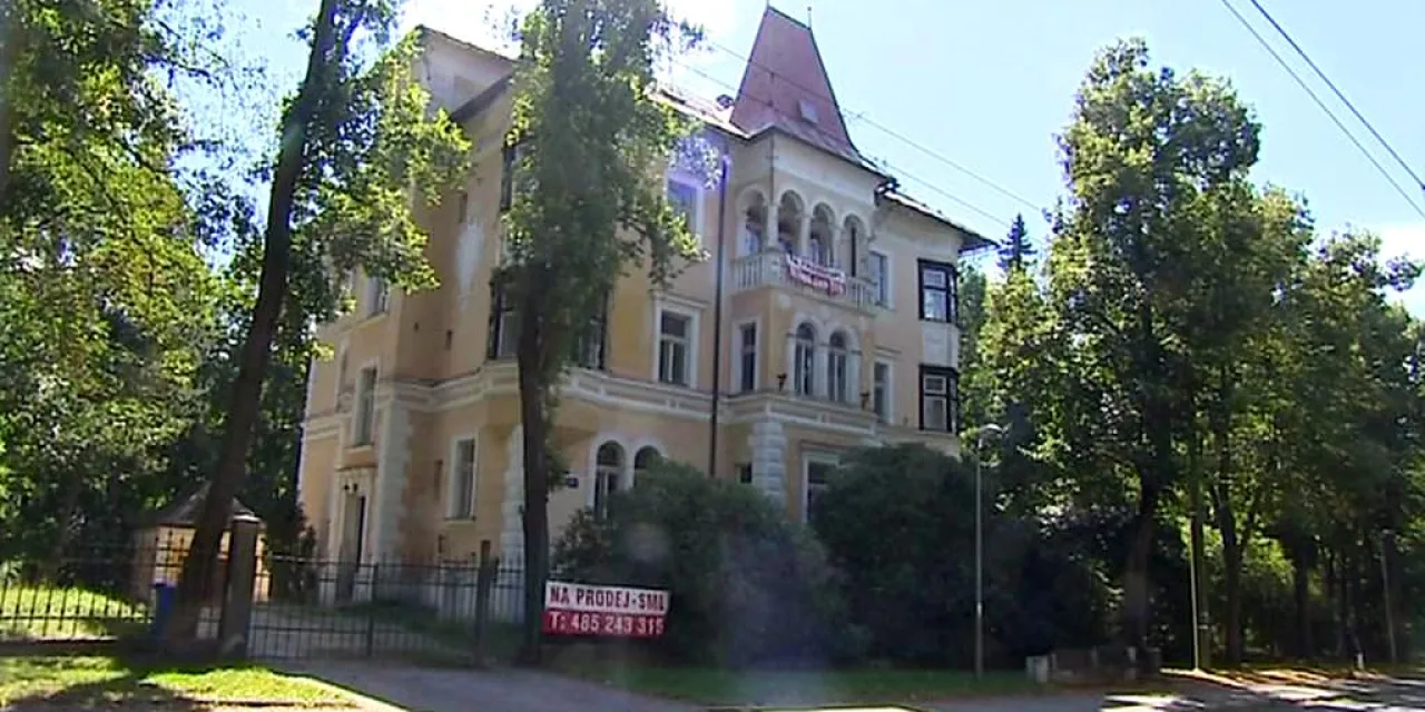 Zadlužený Liberec prodává majetek, zvažují se i sjezdovky na Ještědu ...