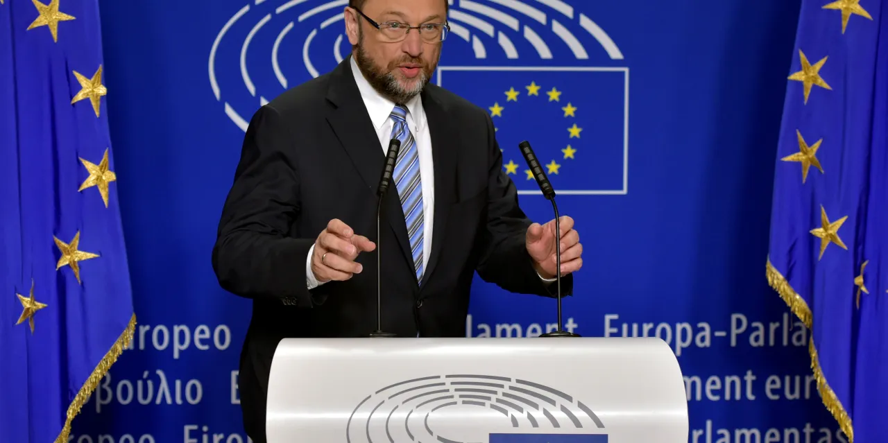 Předseda europarlamentu Schulz: Cameron drží Evropu jako rukojmí — ČT24 — Česká televize