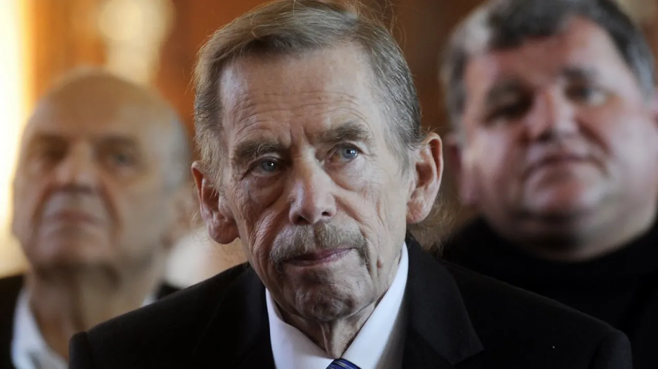 75 – Havel oslavil narozeniny v DOXu — ČT24 — Česká televize