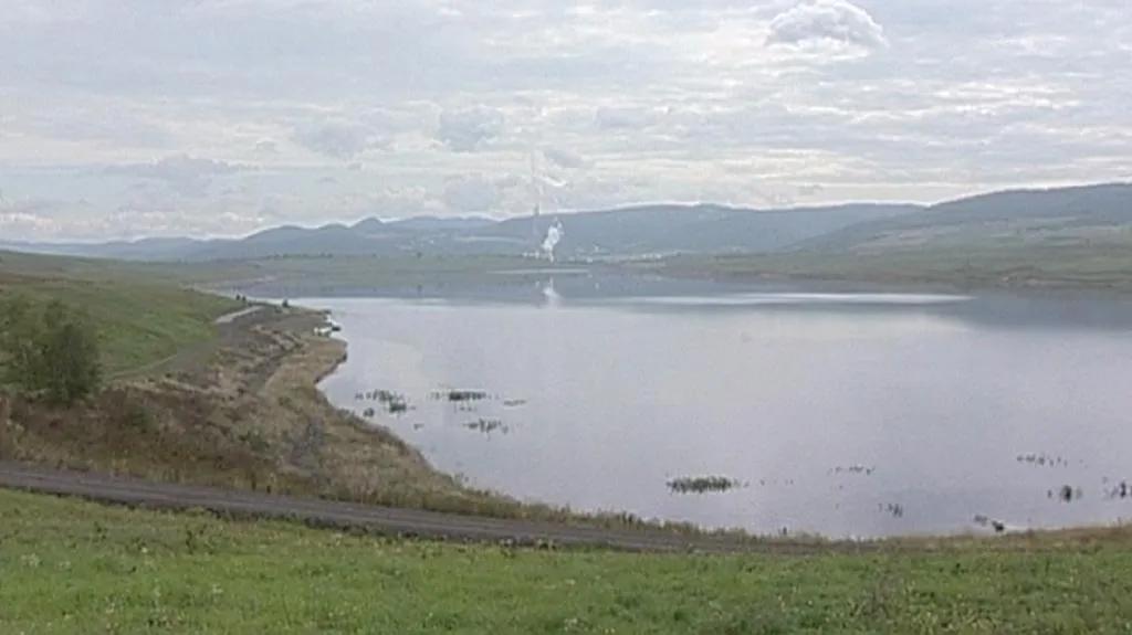 Ustoupili dolu, nyní chtějí k jezeru Milada — ČT24 — Česká televize