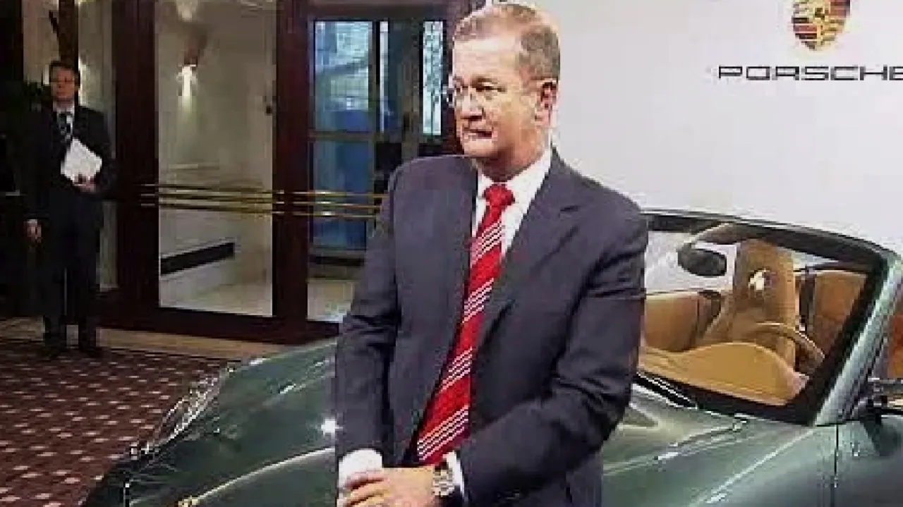 Šéf Porsche Wiedeking končí, vaz mu zlomil Volkswagen — ČT24 — Česká ...