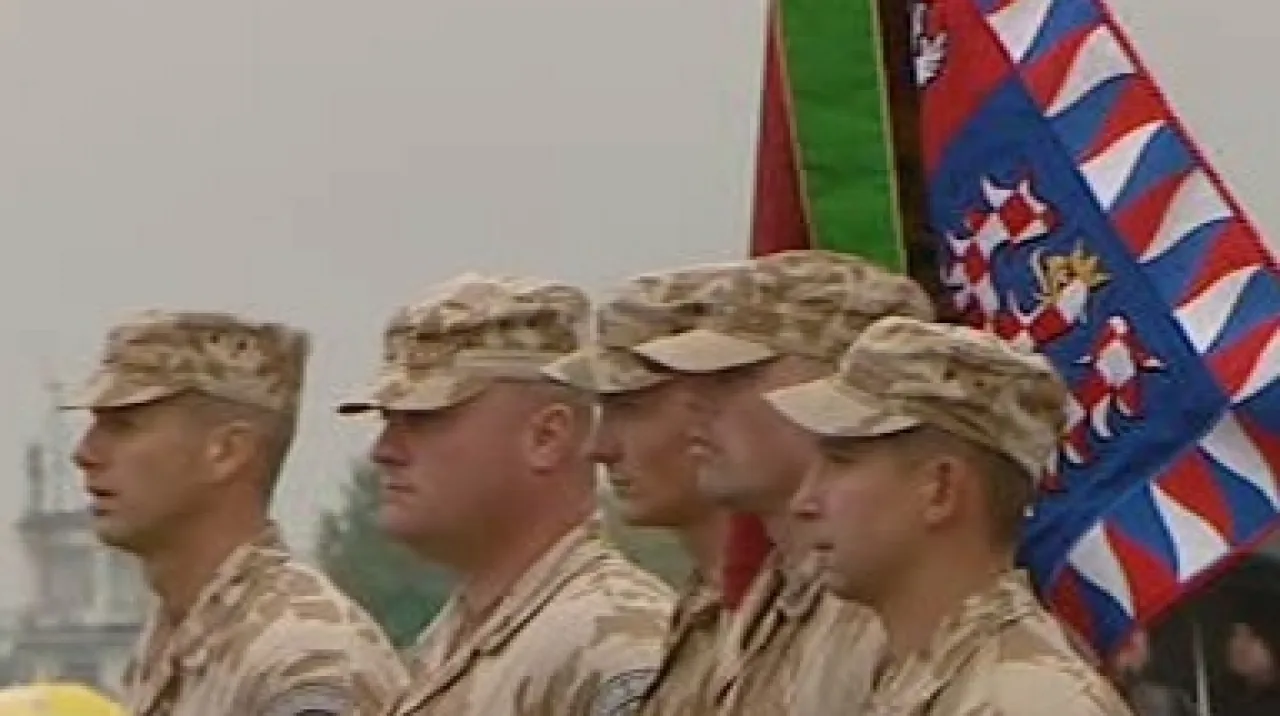 Dny NATO v Ostravě: Vyznamenání, vojenská technika a déšť — ČT24 ...