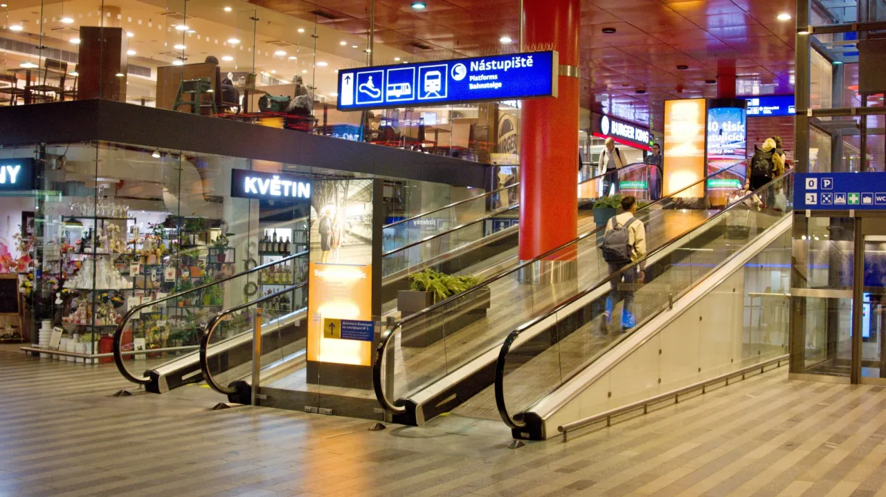 Praha a Správa železnic rozporují zapsání odbavovací haly hlavního ...