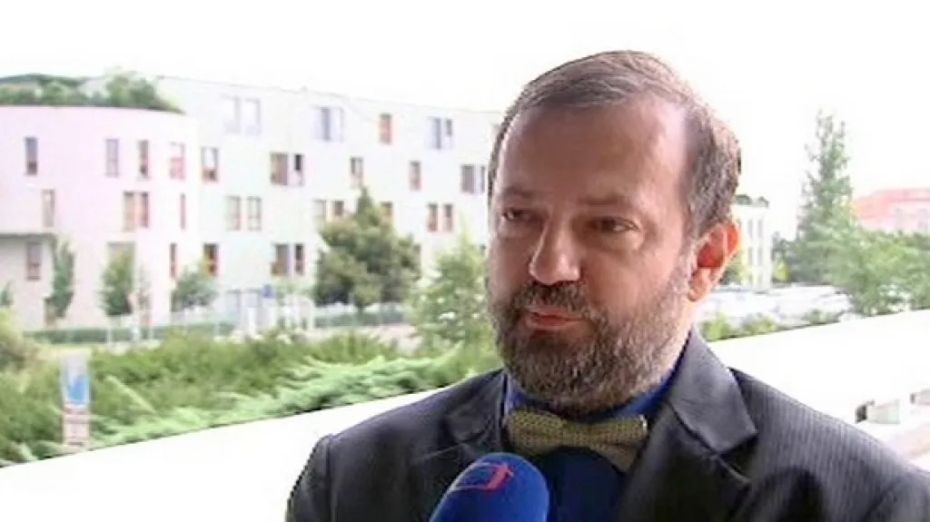 Rošády na ministerstvech pokračují, náměstkem Kohouta je Kmoníček ...