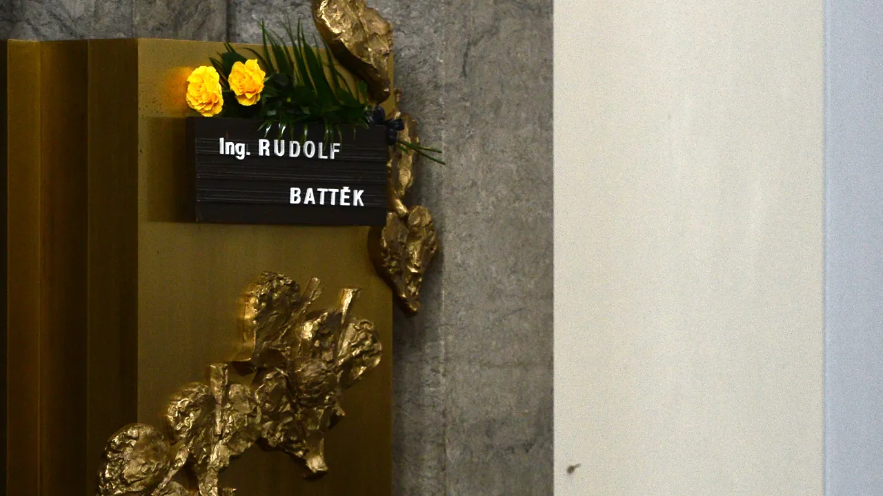 „Dámy a pánové, bojte se včas sami sebe…,“ loučila se s Battěkem ...