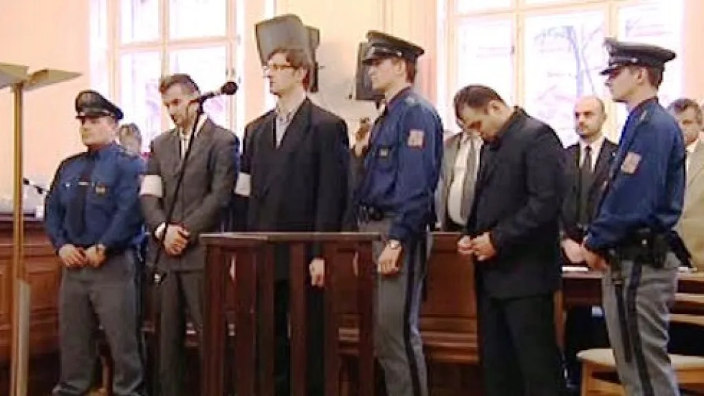 Soud potvrdil ukrajinské mafii většinu rozsudků za padělky peněz — ČT24 — Česká televize