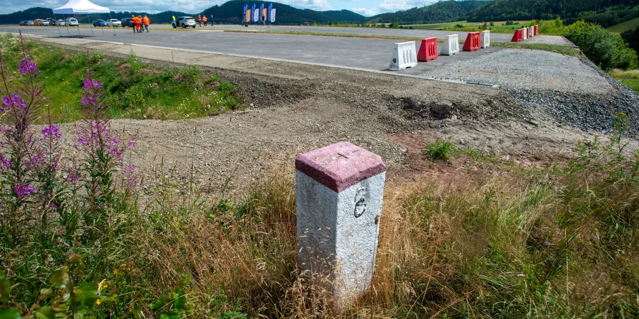 Polská rychlostní silnice už ústí na hranicích u Královce. V Česku ...