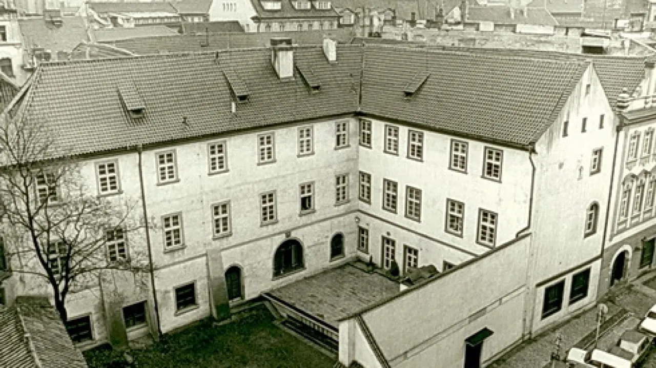 Otevřený svět divadla ukazuje výstava Divadelního ústavu — ČT24 — Česká ...