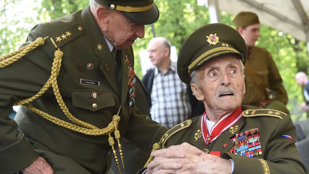 Zemřel tankista Svobodovy armády Mikuláš Končický. Bylo mu 90 let ...