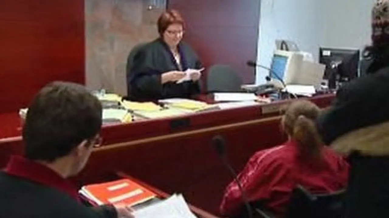 Žena, která dostala milost od prezidenta, je znovu před soudem — ČT24 ...