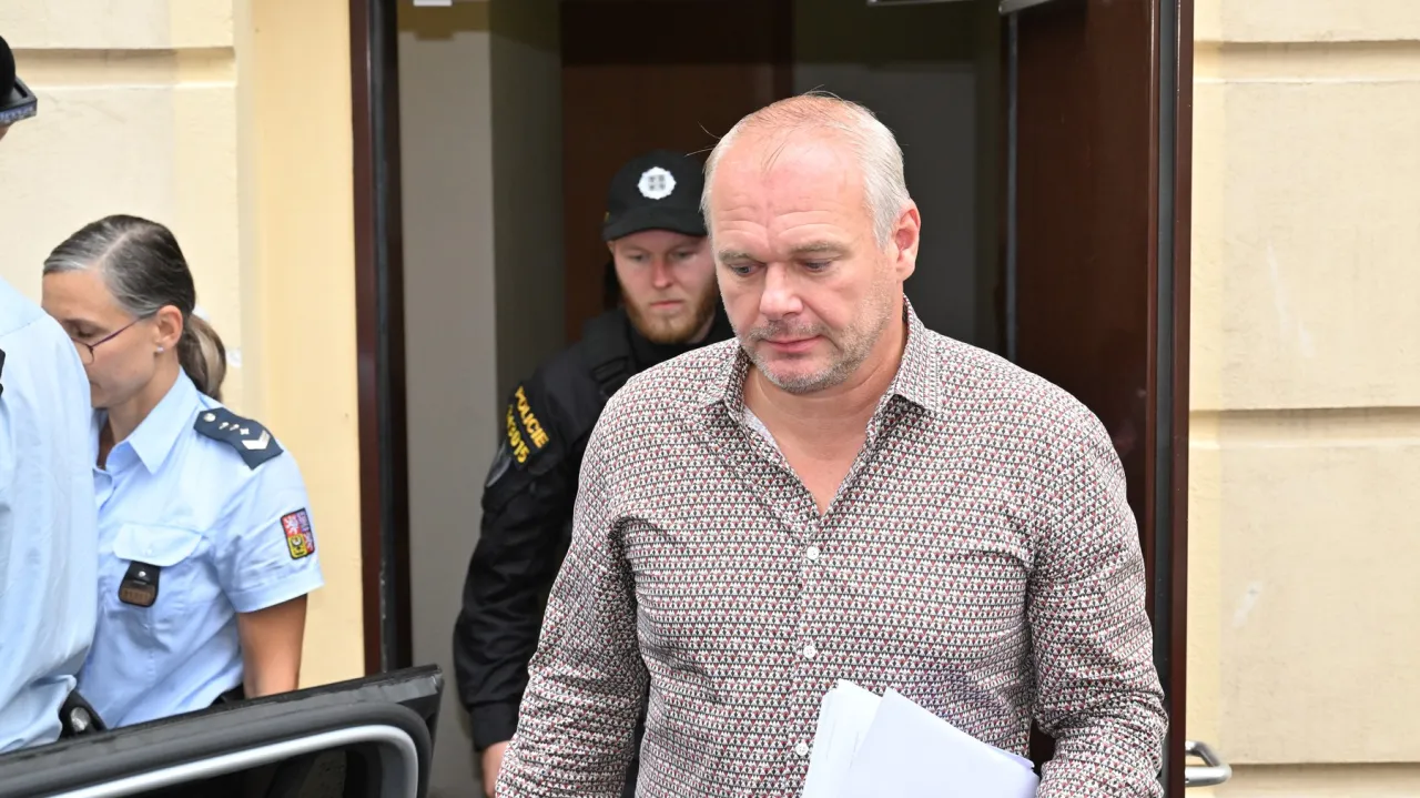 ANO vyloučilo Hrabáče, kampaň v Ústeckém kraji povede Brabec — ČT24 ...