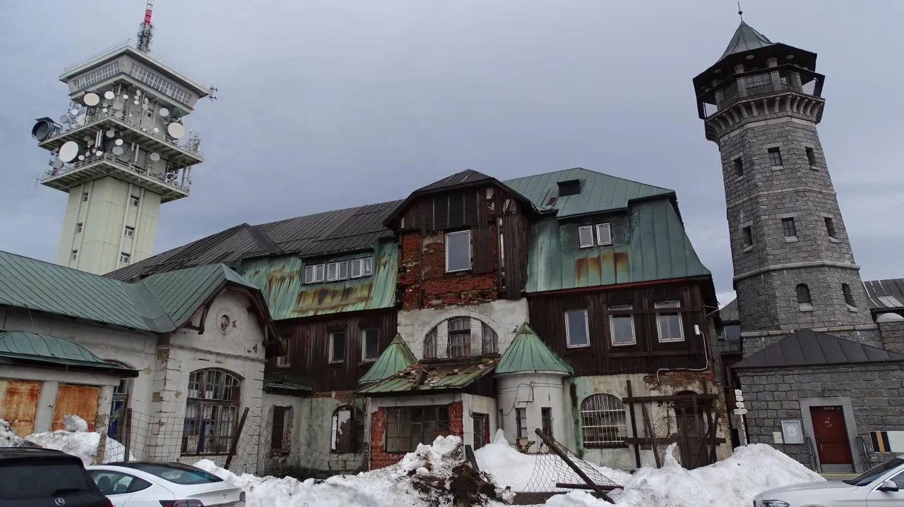 Hotel na Klínovci dostal druhou šanci, rekonstrukce vyjde na stamiliony ...