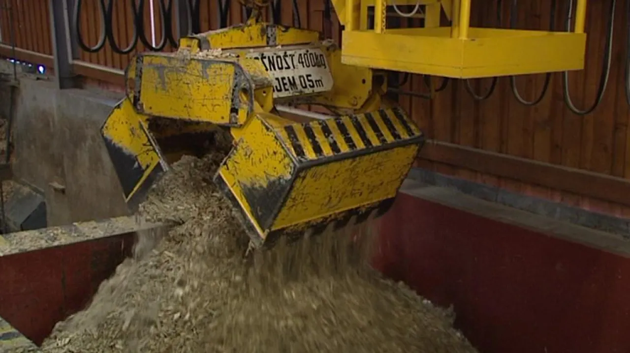 Hartmanice mají problémy s teplem z biomasy — ČT24 — Česká televize