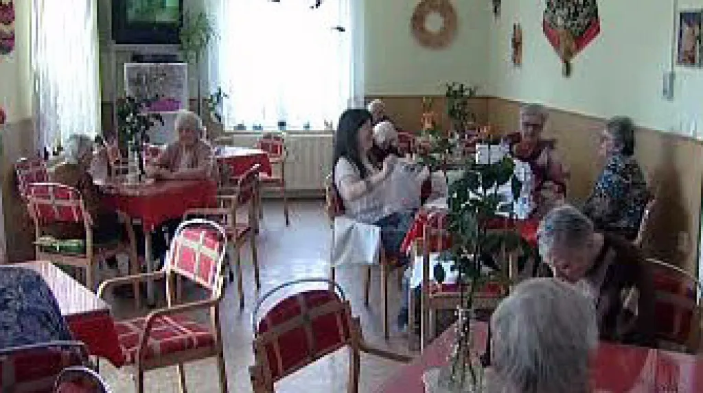 Domovy důchodců na Královéhradecku připadnou obcím — ČT24 — Česká televize