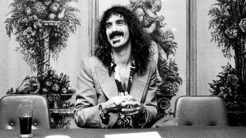 Rocker Frank Zappa vydal za svůj život přes 50 alb — ČT24 — Česká televize
