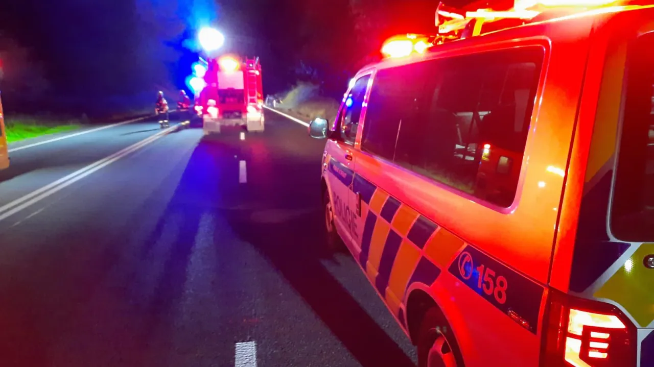 D8 ve směru na Prahu uzavřela nehoda — ČT24 — Česká televize