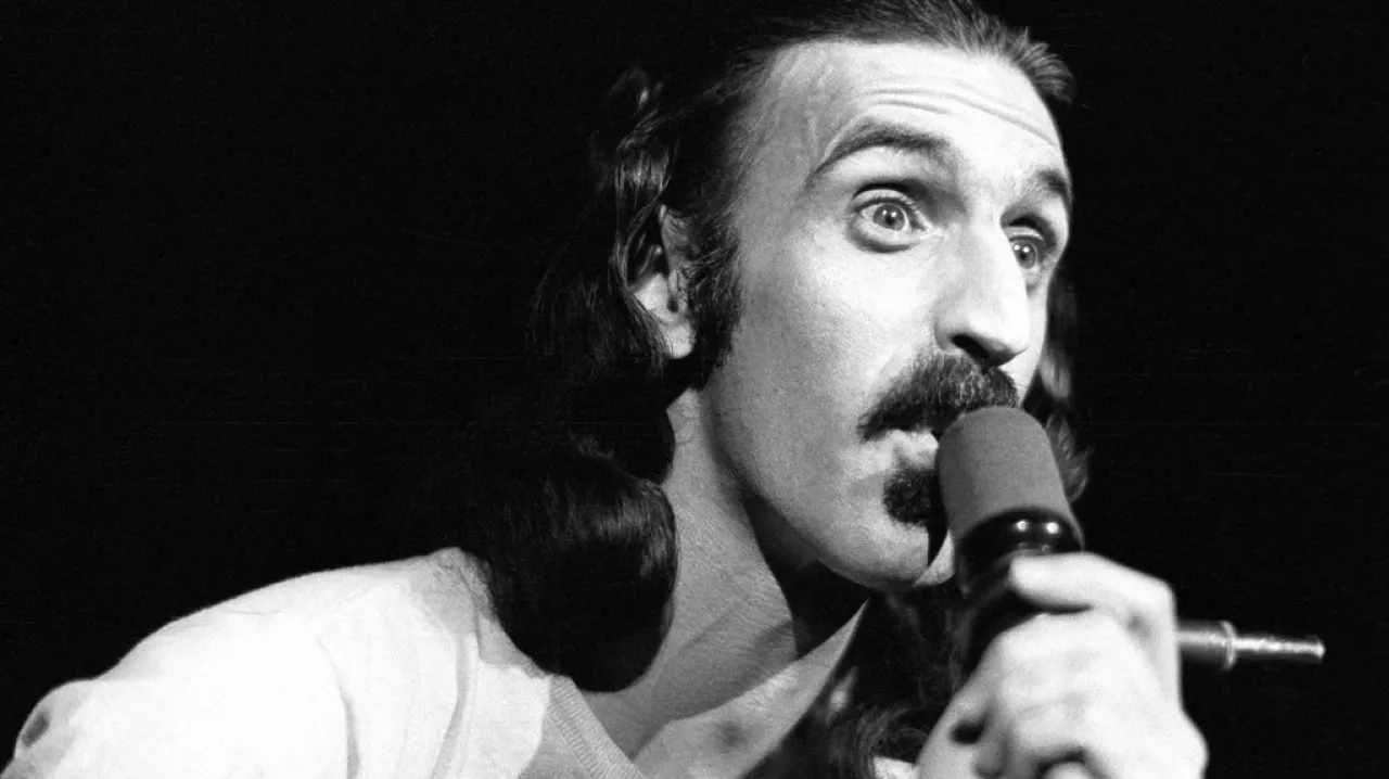 Rocker Frank Zappa vydal za svůj život přes 50 alb — ČT24 — Česká televize