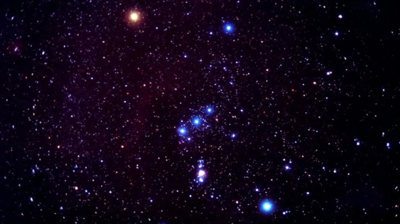 Astronomové objevili nové vlastnosti hvězdy Orionova pásu — ČT24 ...