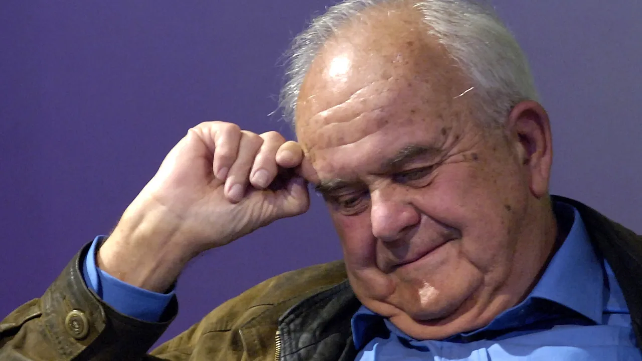 Publicista a kritik Antonín Liehm slaví devadesát let — ČT24 — Česká ...