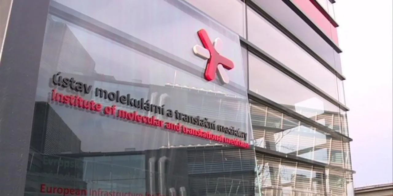 Vědci z UP Olomouc mají nové výzkumné centrum — ČT24 — Česká televize