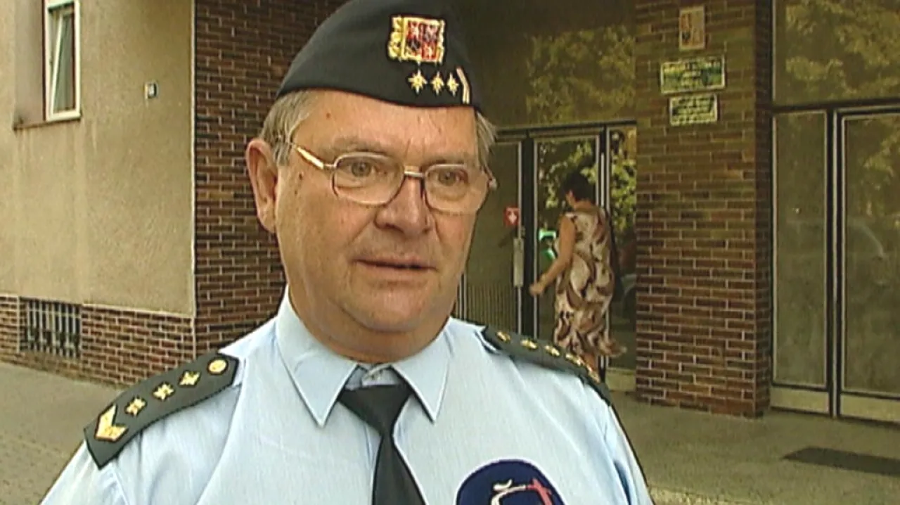 Ředitel Valdic odstoupil kvůli aféře s pronášením drog — ČT24 — Česká ...