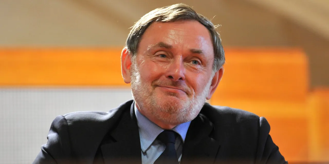 Ombudsmanem podle očekávání zvolili poslanci bývalého ústavní soudce ...