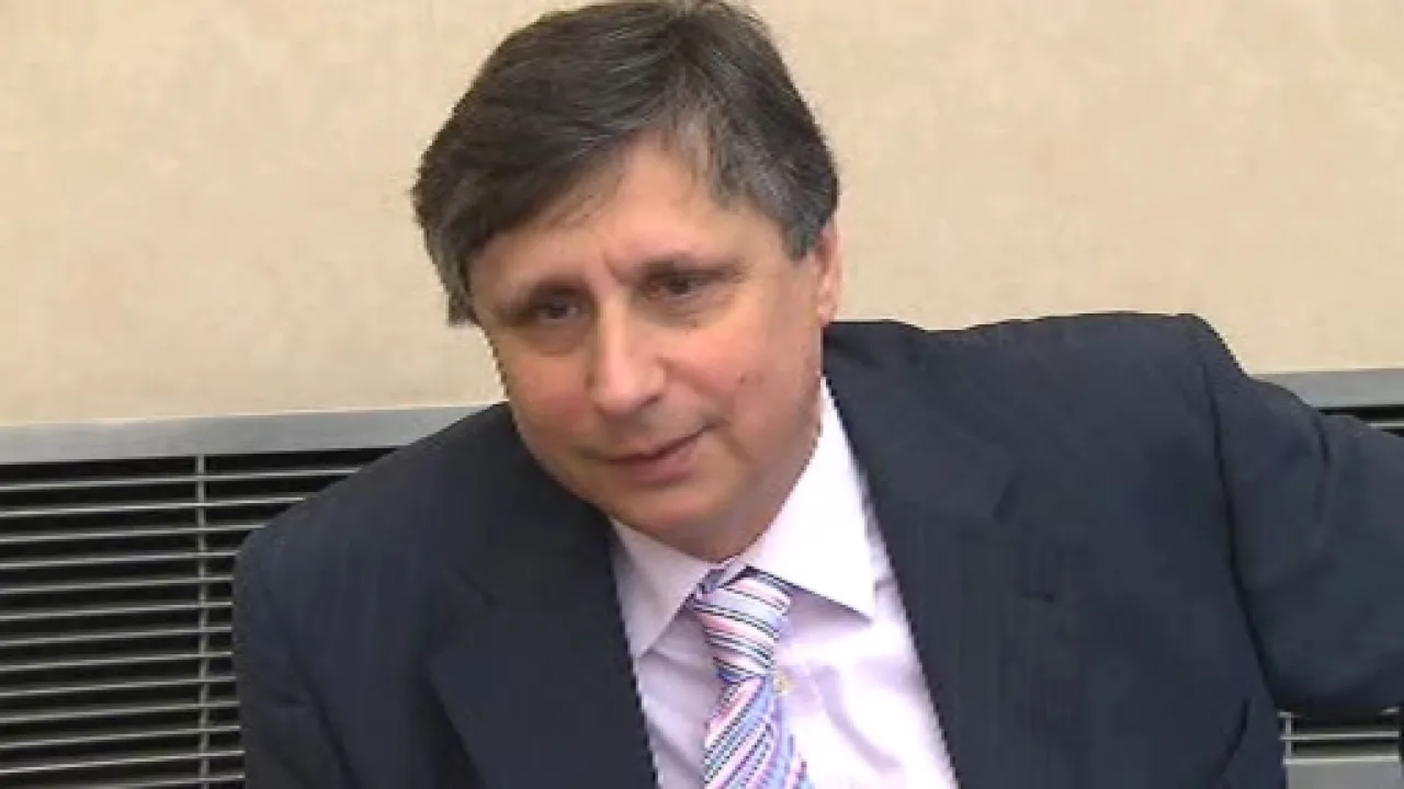 Expremiér Fischer chce v přímé volbě kandidovat na prezidenta — ČT24 ...