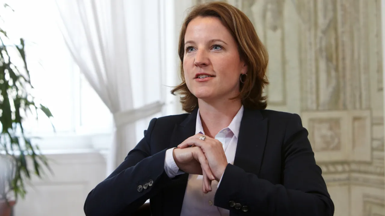 Peake: Mám pocit, jako kdybych někomu sahala na klíče od kasičky — ČT24 ...