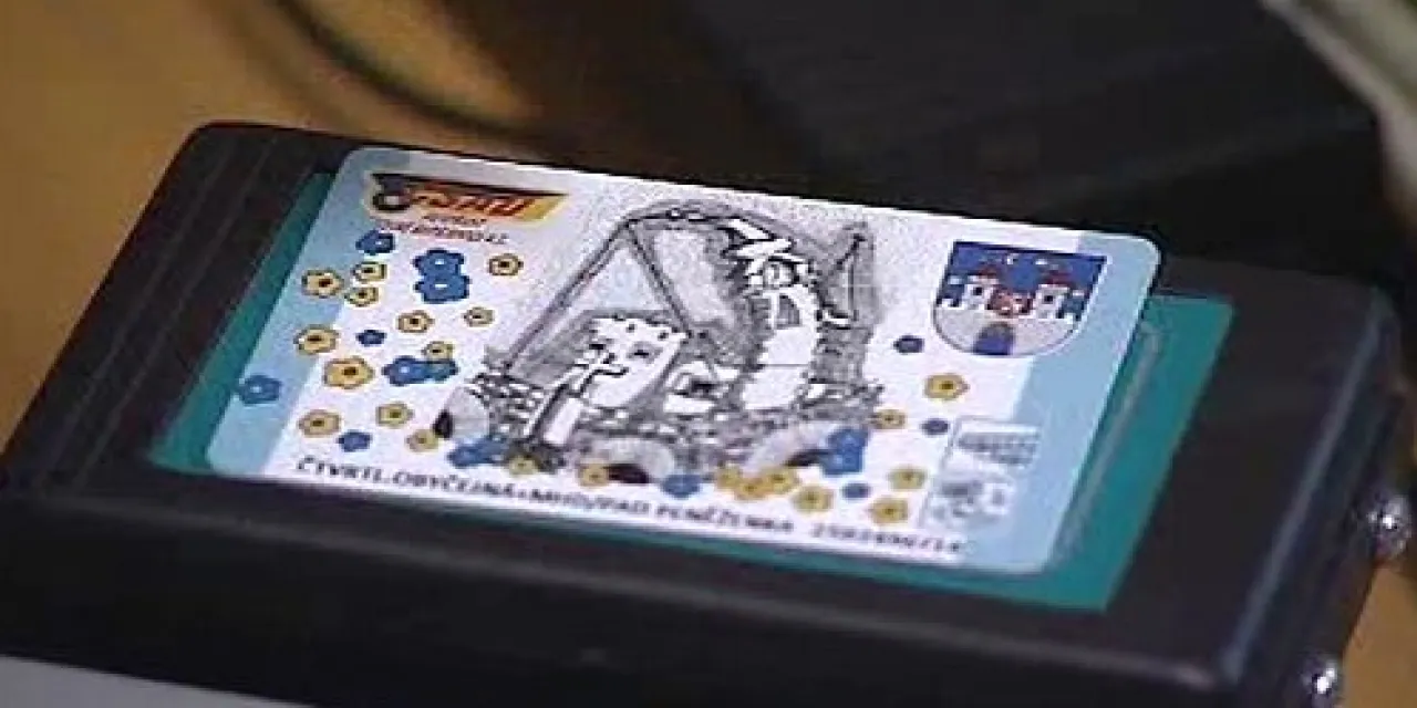 Písek zavádí čipové karty pro MHD, ostuda jako v Praze z nich prý nebude — ČT24 — Česká televize