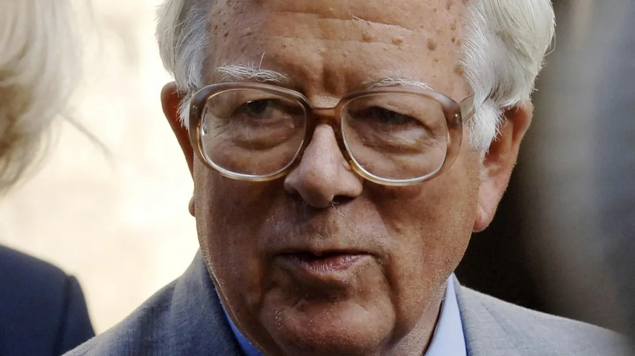 Zemřel Geoffrey Howe, pravá ruka i strůjce pádu „Železné lady“ — ČT24 ...