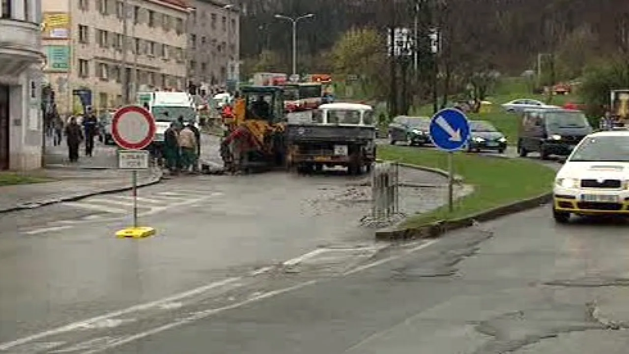 Oprava Michelské ulice v Praze se protáhne do roku 2012 — ČT24 — Česká televize