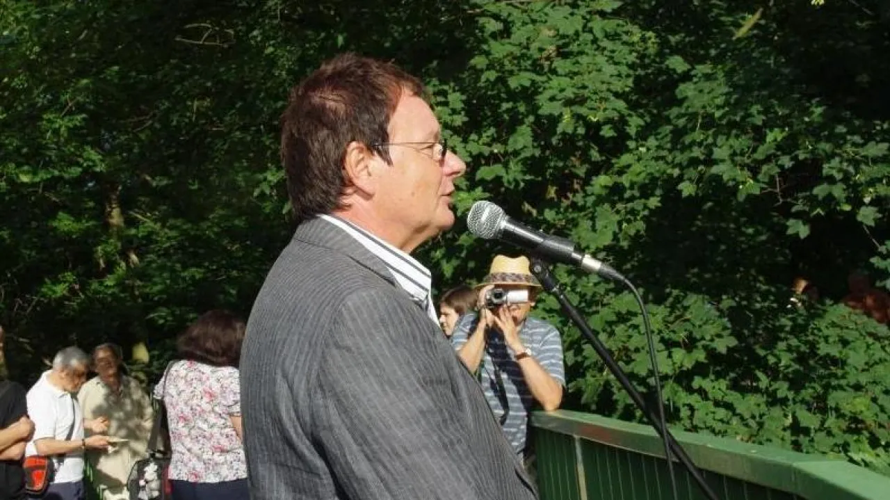 Starosta Kvapil a extajemník Novotný jdou do vazby, hrozí jim 12 let ...