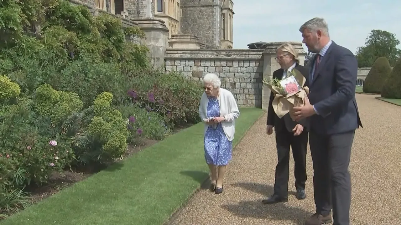 Británie si připomněla nedožité narozeniny prince Philipa. Královna ...