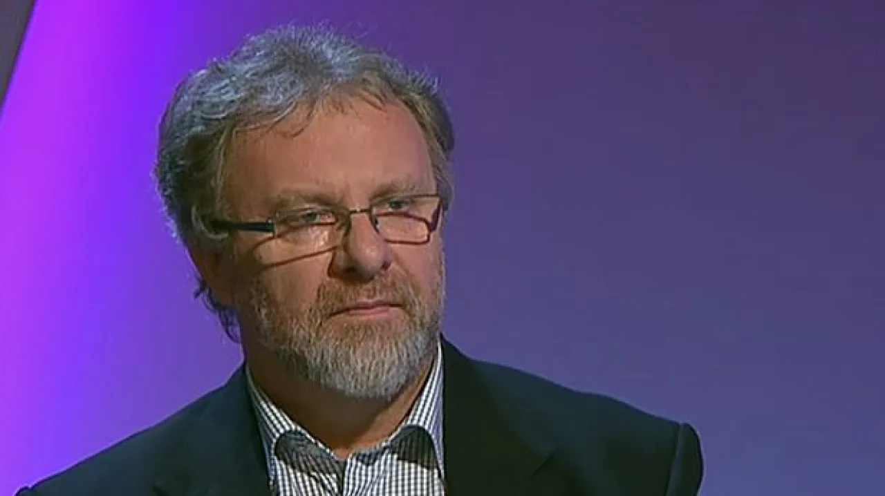 „Kouřící komín byl dlouho považován za symbol rozvoje,“ říká Ivan Holoubek — ČT24 — Česká televize