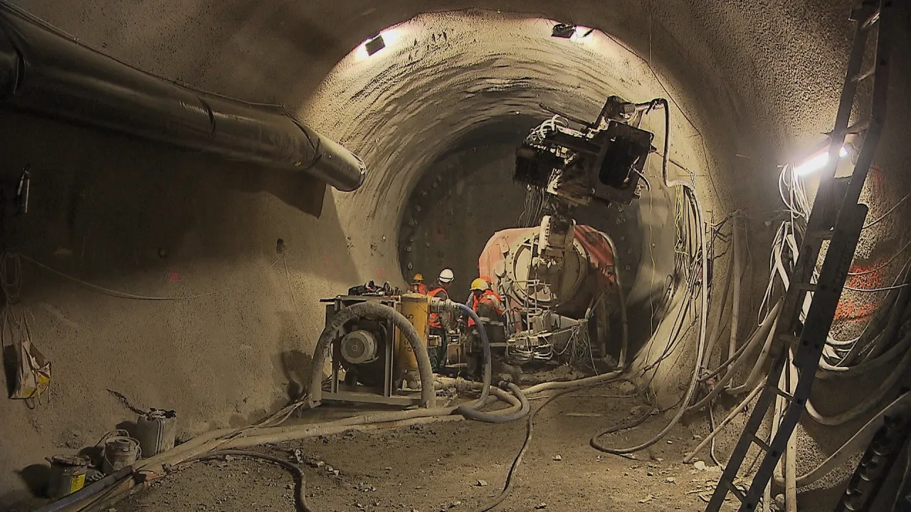 Metro D se staví už dva roky. První úsek jde podle plánu — ČT24 — Česká ...