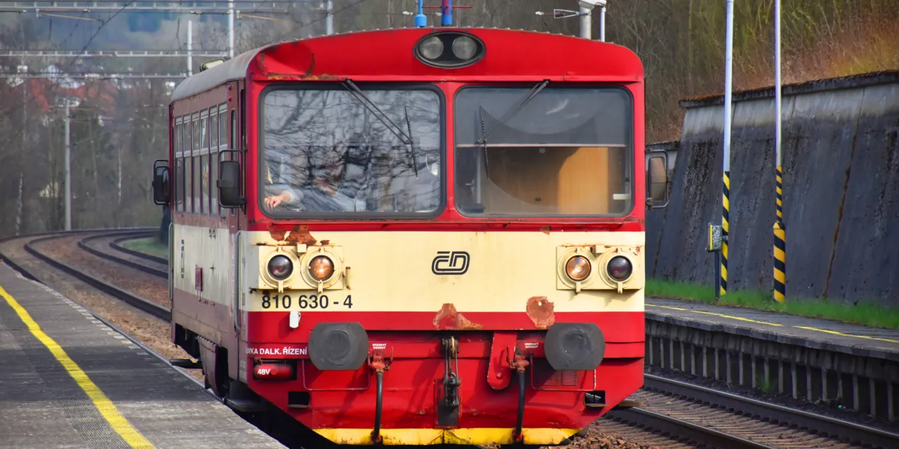 Malé motoráky 810 jubilují. A pozvolna mizí — ČT24 — Česká televize